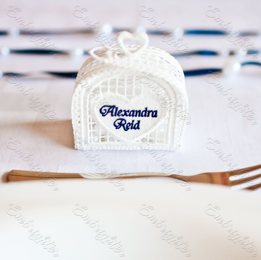 FSL gift box with heart decoration embroidery design – Embrighter